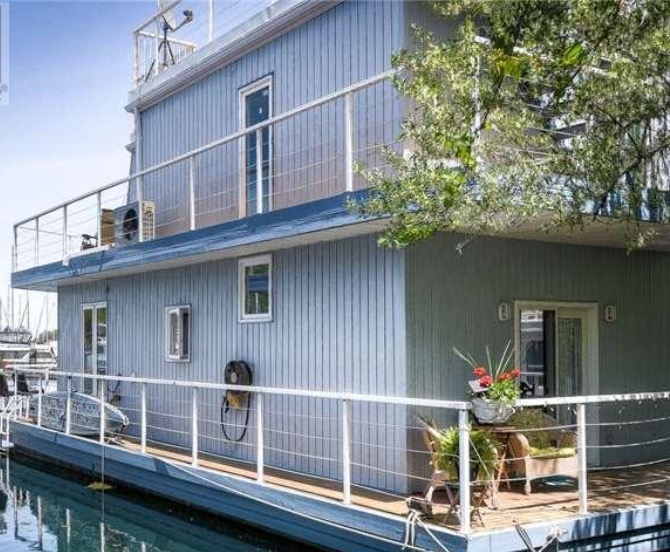 For Sale – Toronto Float Homes